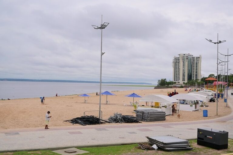 David Almeida libera praia da Ponta Negra para banho e reforça ...